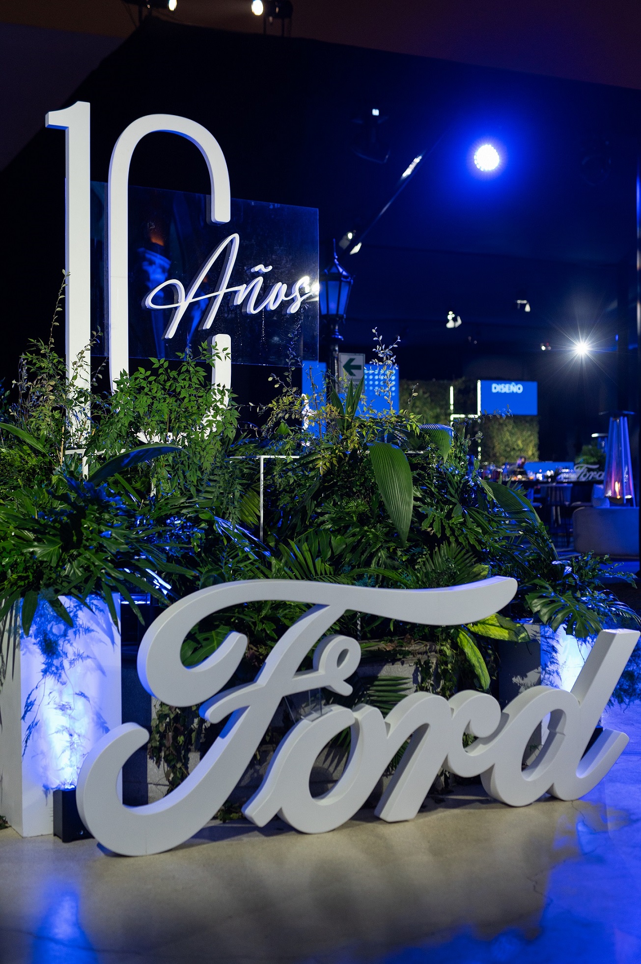 FORD CELEBRA UNA DÉCADA DE ÉXITO EN EL PERÚ - Max Bromberg - Peru ...