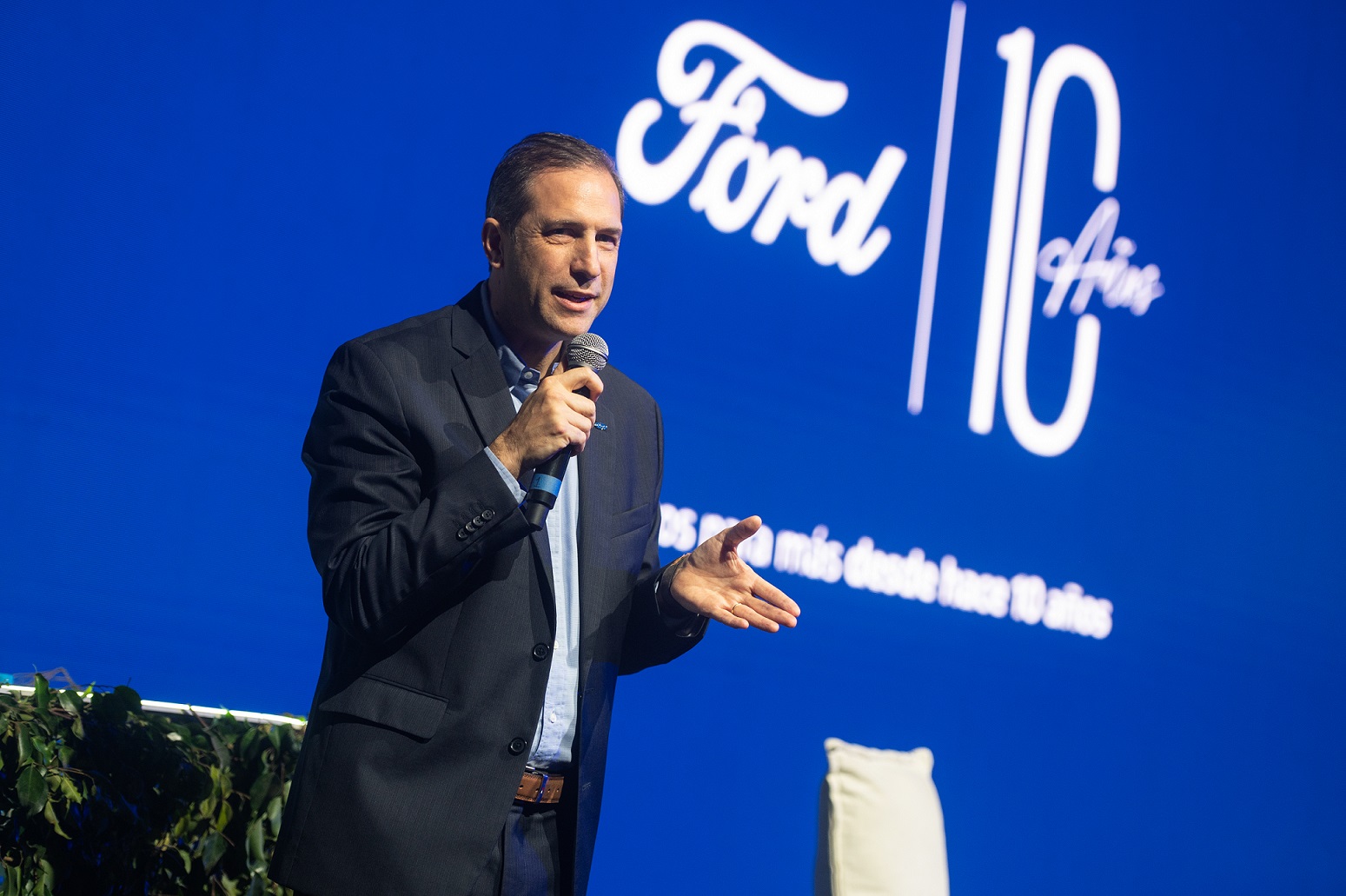 FORD CELEBRA UNA DÉCADA DE ÉXITO EN EL PERÚ - Max Bromberg - Peru ...