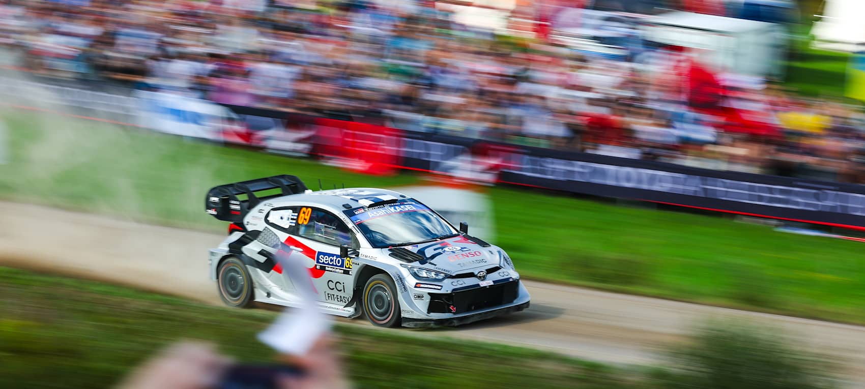 Rally de Finlandia. ROVANPERA PROFETA EN SU TIERRA. TOYOTA APLASTÓ A ...